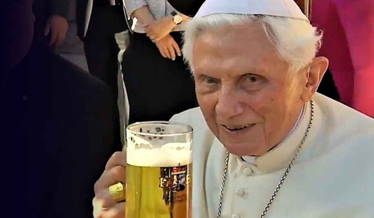 Joseph Ratzinger, o Papa Emérito Bento XVI, celebra seu 94º aniversário ...
